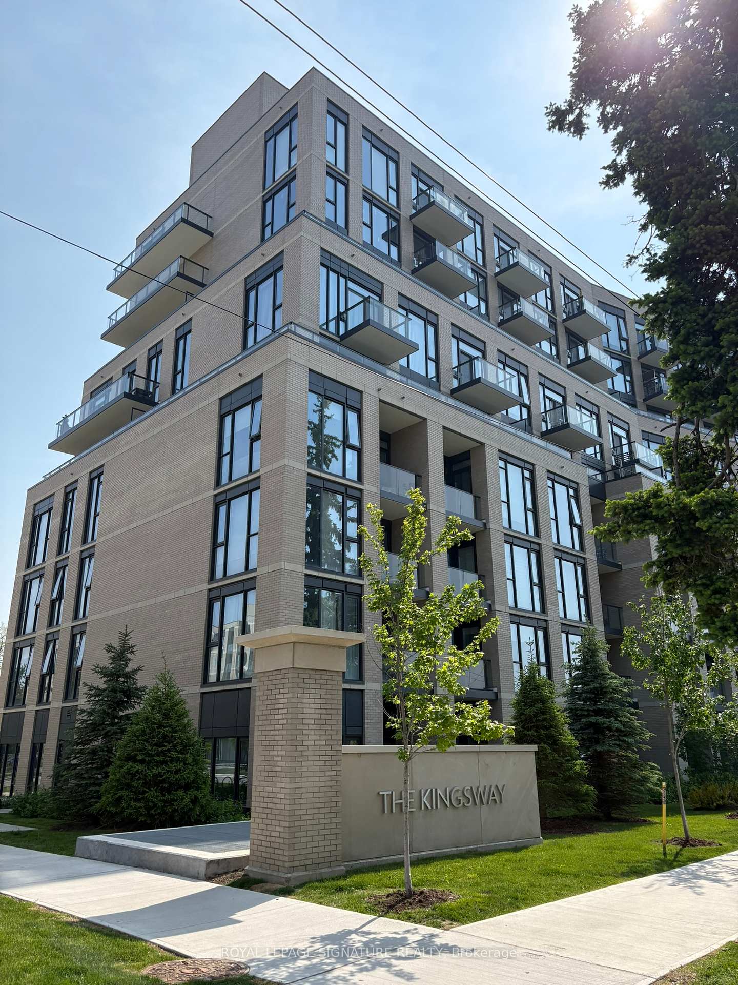 618 - 293 The Kingsway, Toronto, ON M9A 0E8
