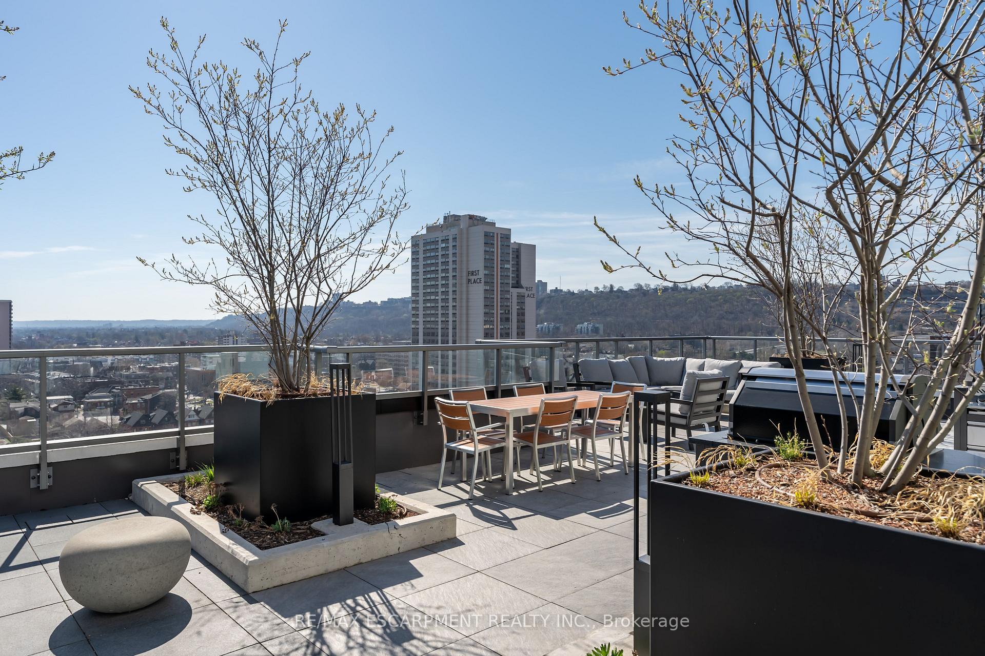 619 - 212 King William Street, Hamilton, ON L8R 0A7
