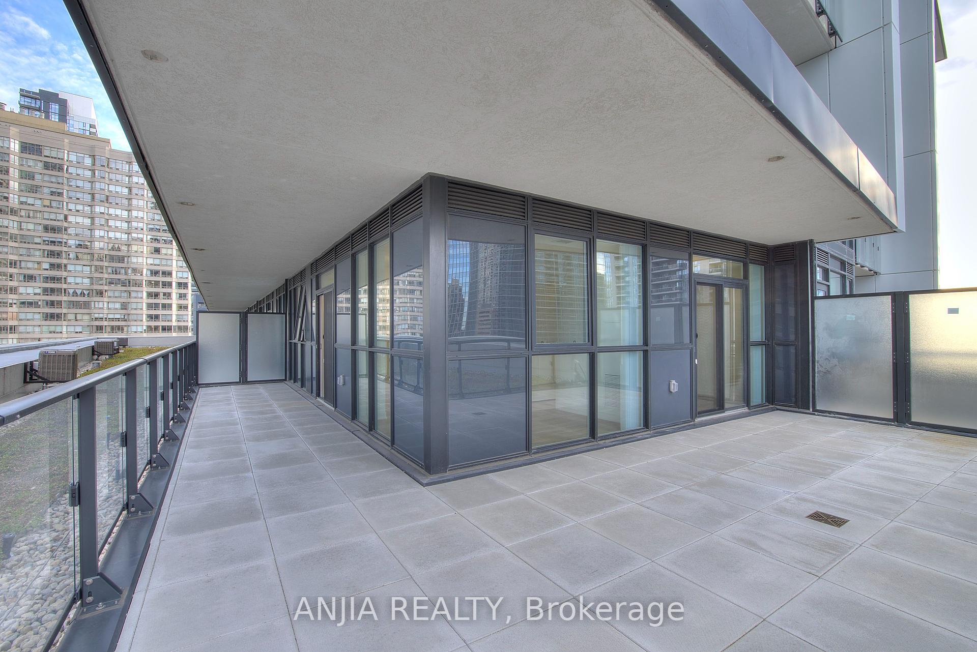 619 - 4955 Yonge Street, Toronto, ON M2N 0L8