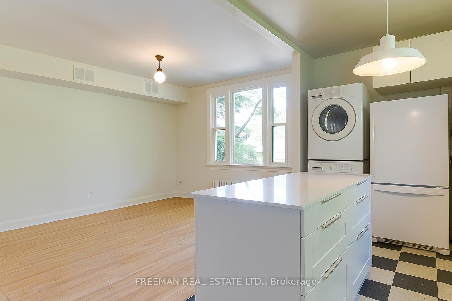 3rd floor - 62 Austin Terrace, Toronto, ON M5R 1Y6