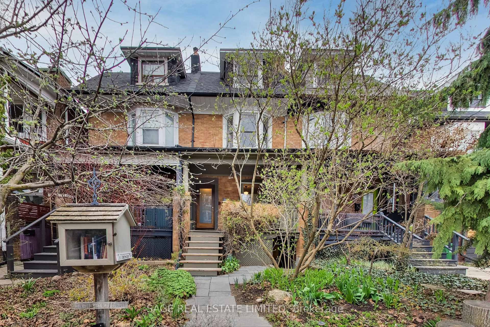 62 Galley Avenue, Toronto, ON M6R 1H1