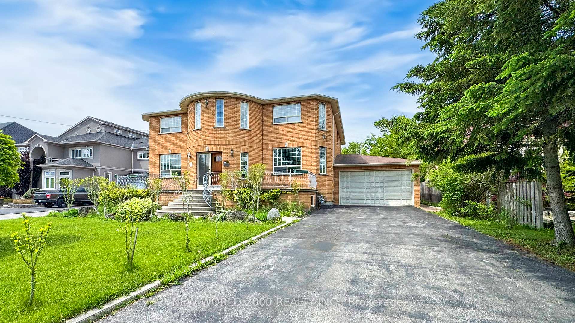62 Langstaff Road W, Richmond Hill, ON L4C 6N3