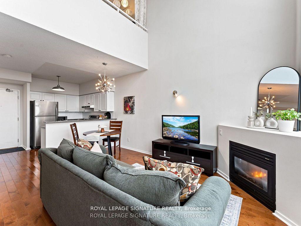 620 - 200 Manitoba Street, Toronto, ON M8Y 3Y9