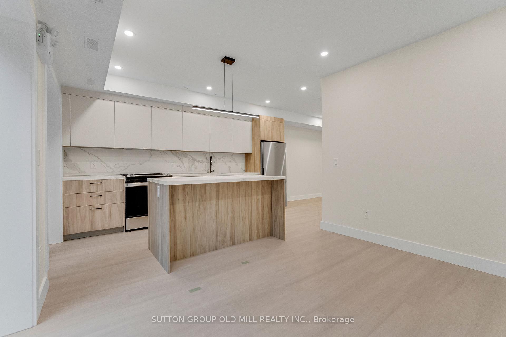 01 - 625 Harvie Avenue, Toronto, ON M6E 4M4