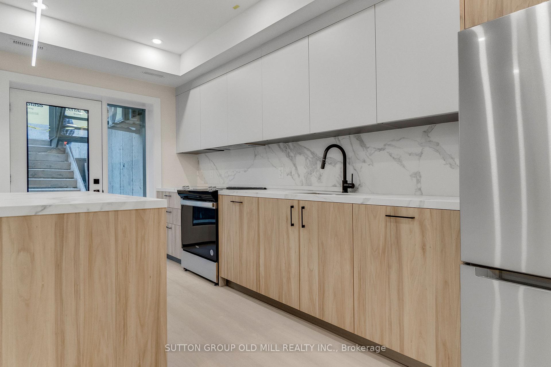 01 - 625 Harvie Avenue, Toronto, ON M6E 4M4