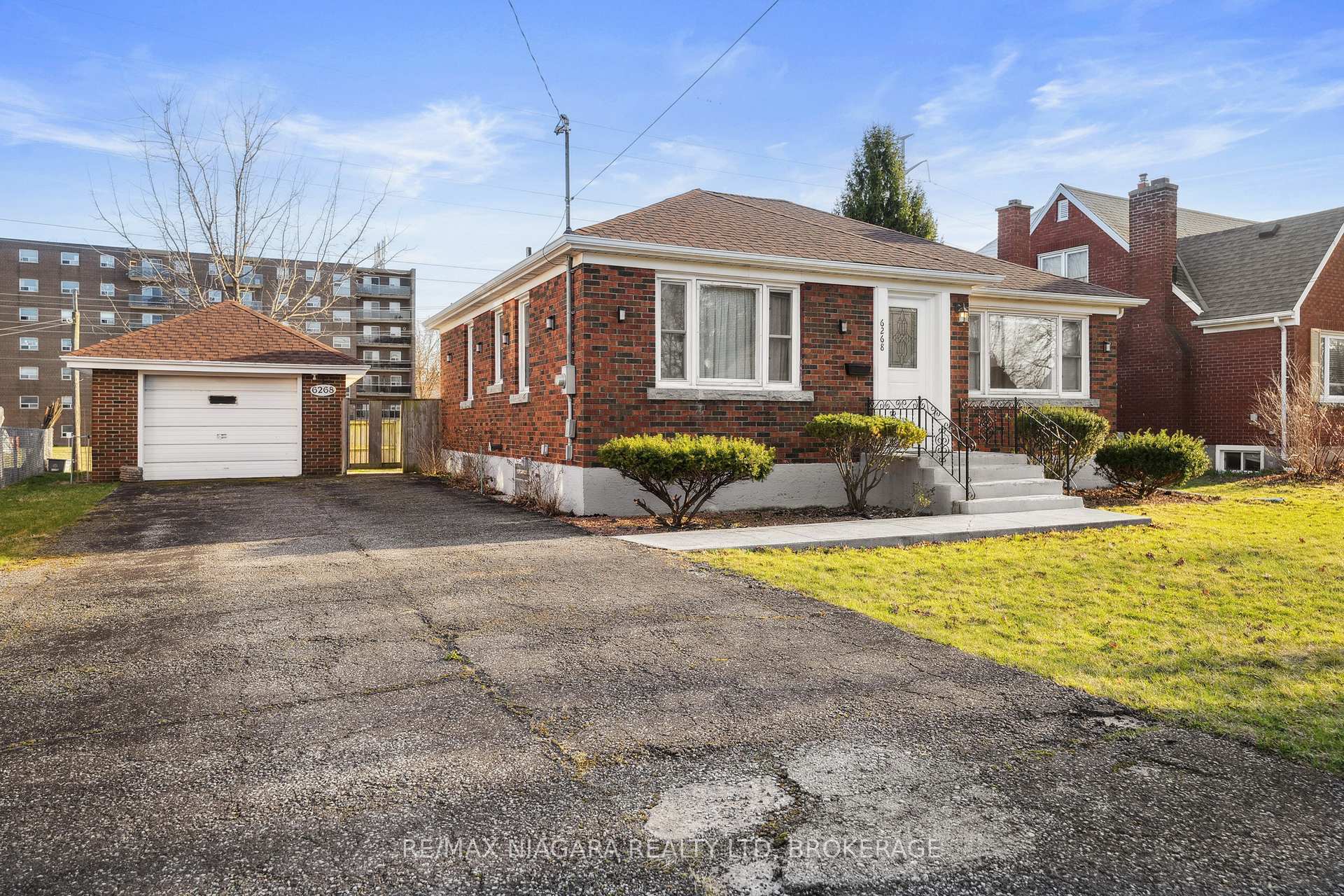 6268 Corwin Crescent, Niagara Falls, ON L2G 2M1