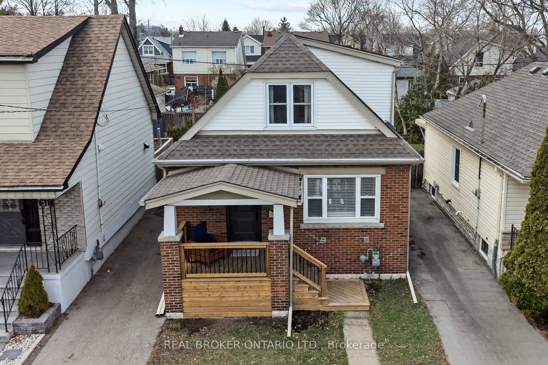 63 Barons Avenue N, Hamilton, ON L8H 5A5