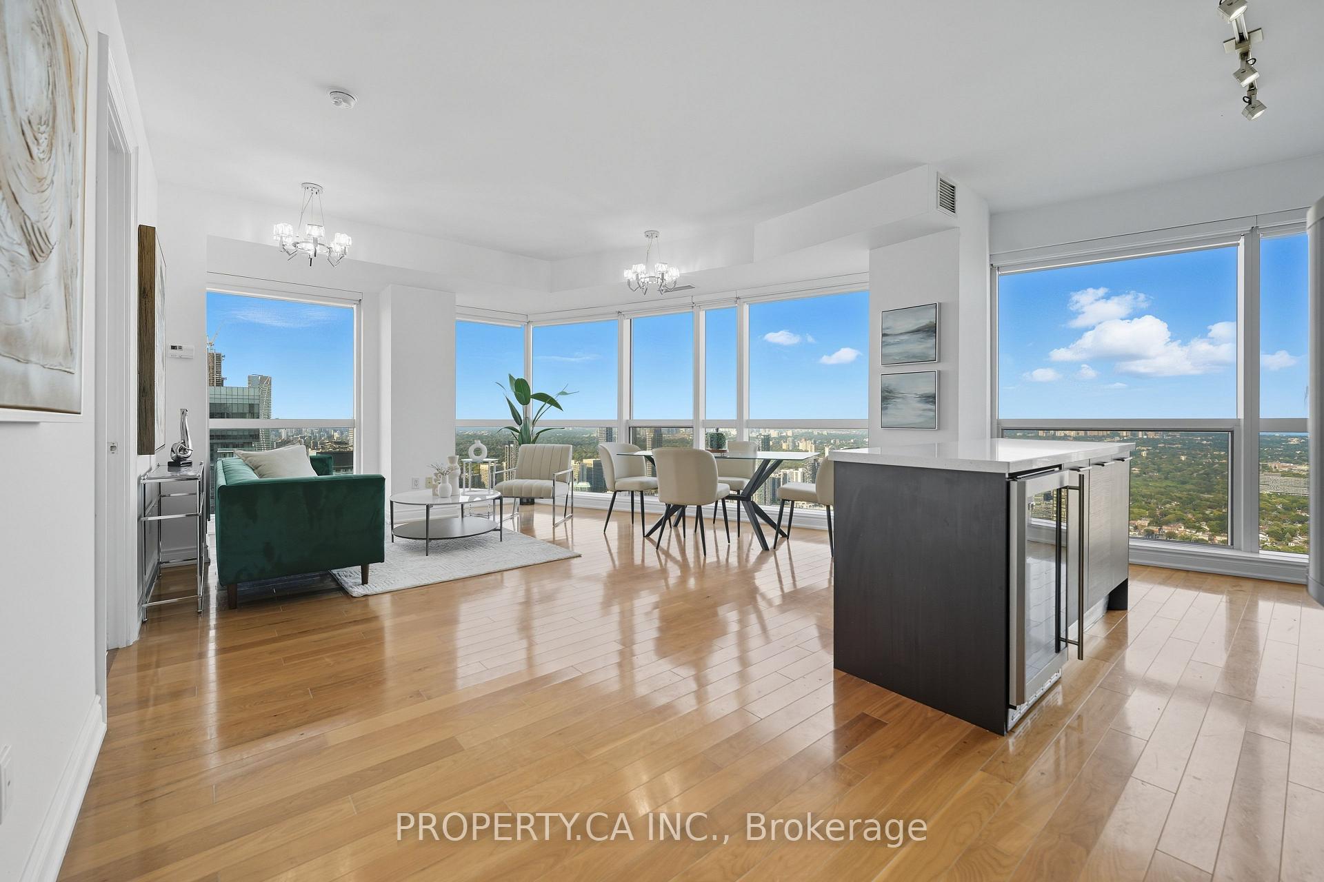 6302 - 388 Yonge Street, Toronto, ON M5B 0A4