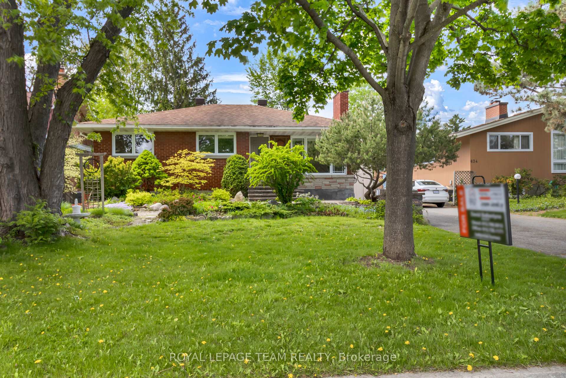 638 Coronation Avenue, Alta Vista and Area, ON K1G 0M5