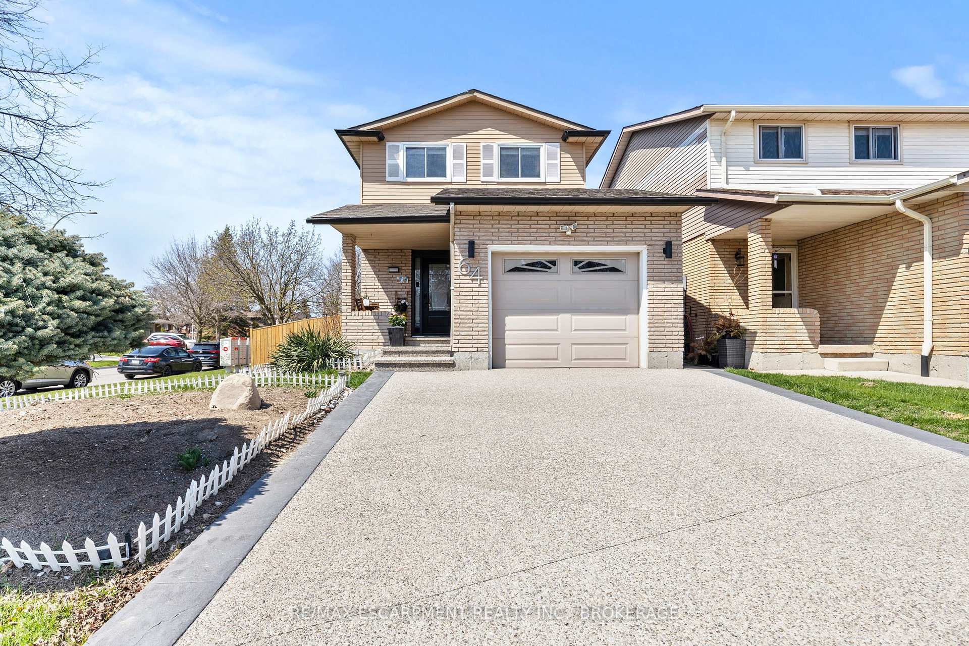 64 Athenia Drive, Hamilton, ON L8J 1S7