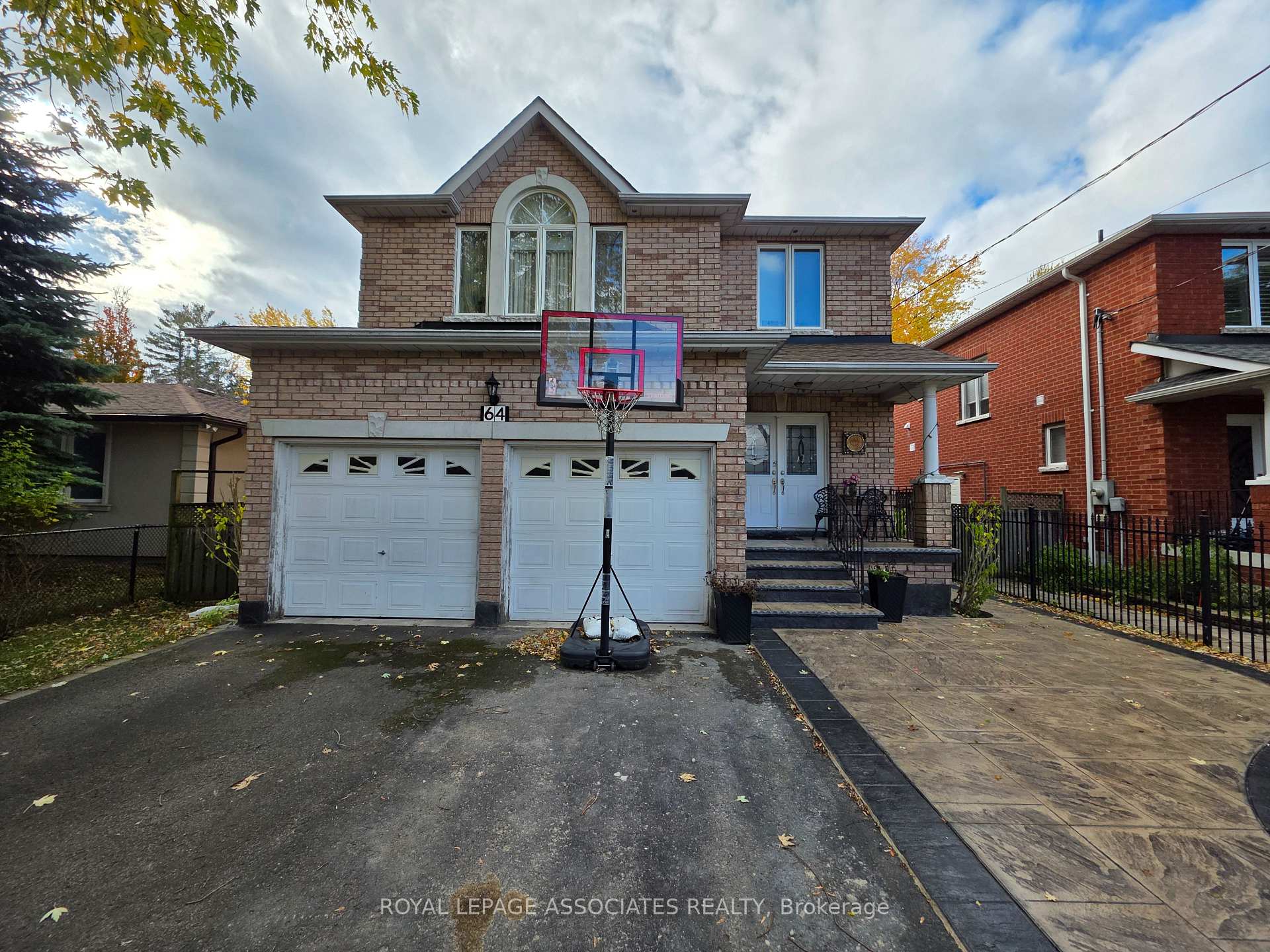 64 Morningside Avenue, Toronto, ON M1E 3C2