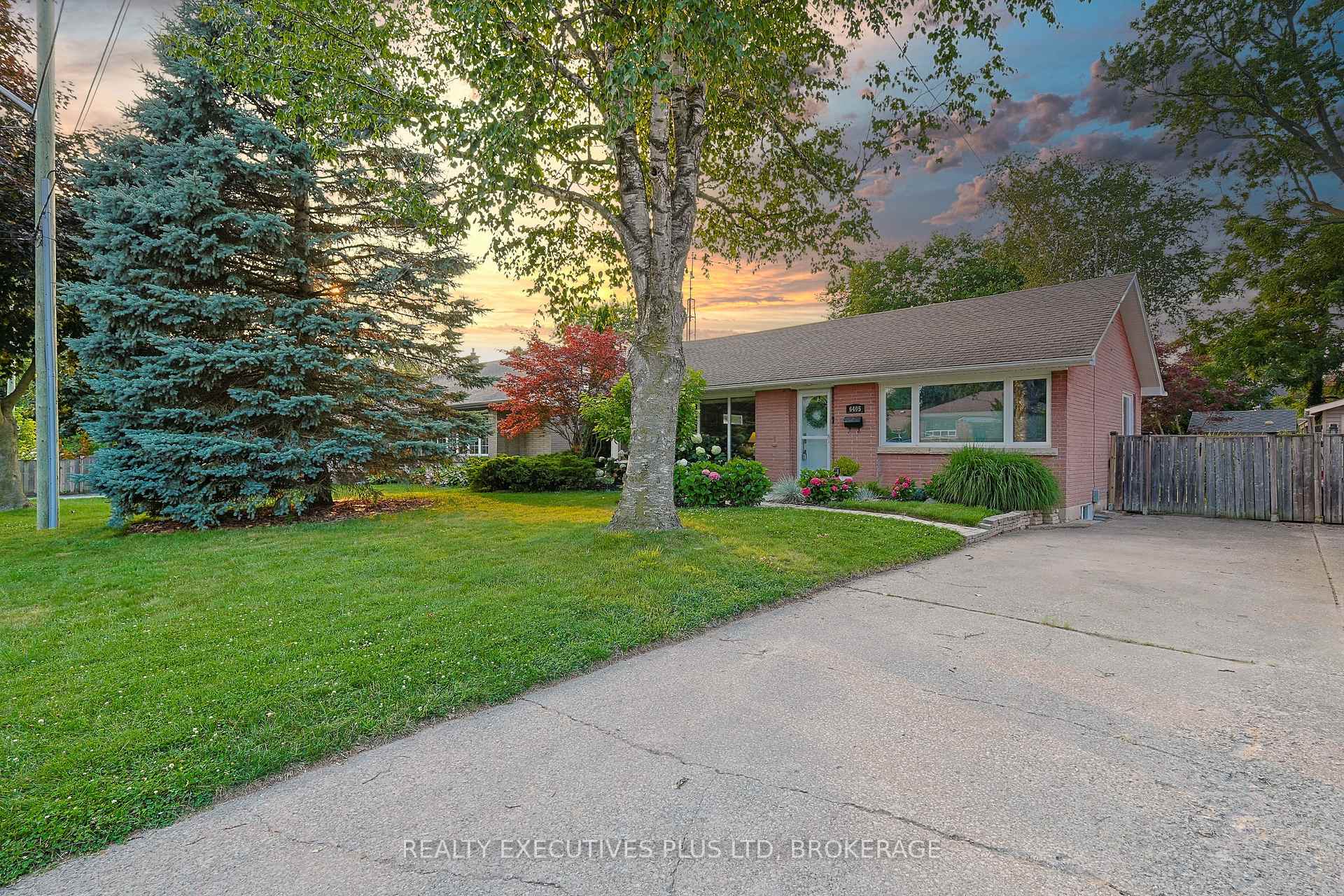 6405 ATLEE Street, Niagara Falls, ON L2G 2W7