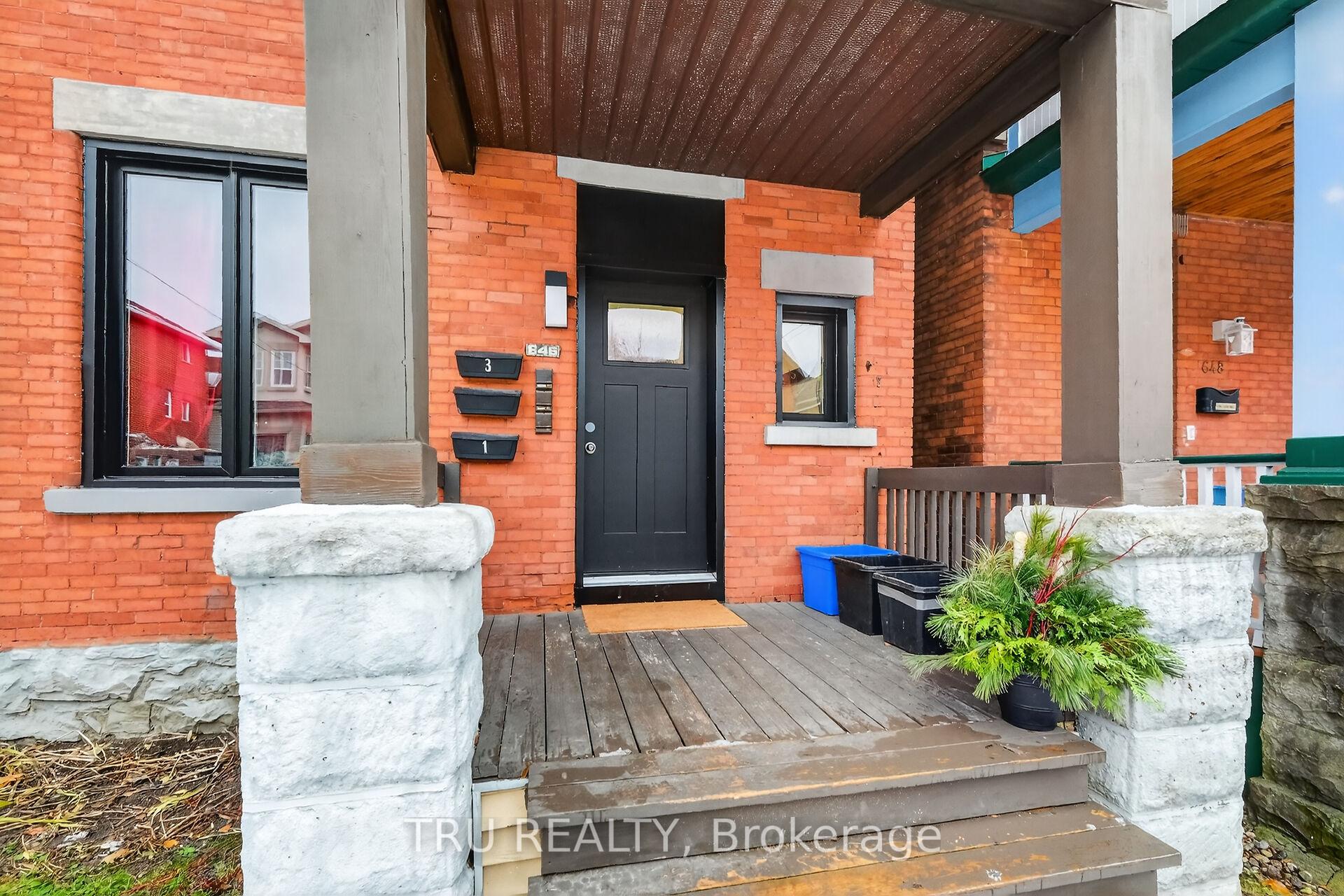 2 - 646 Gilmour Street, Ottawa Centre, ON K1R 5M1