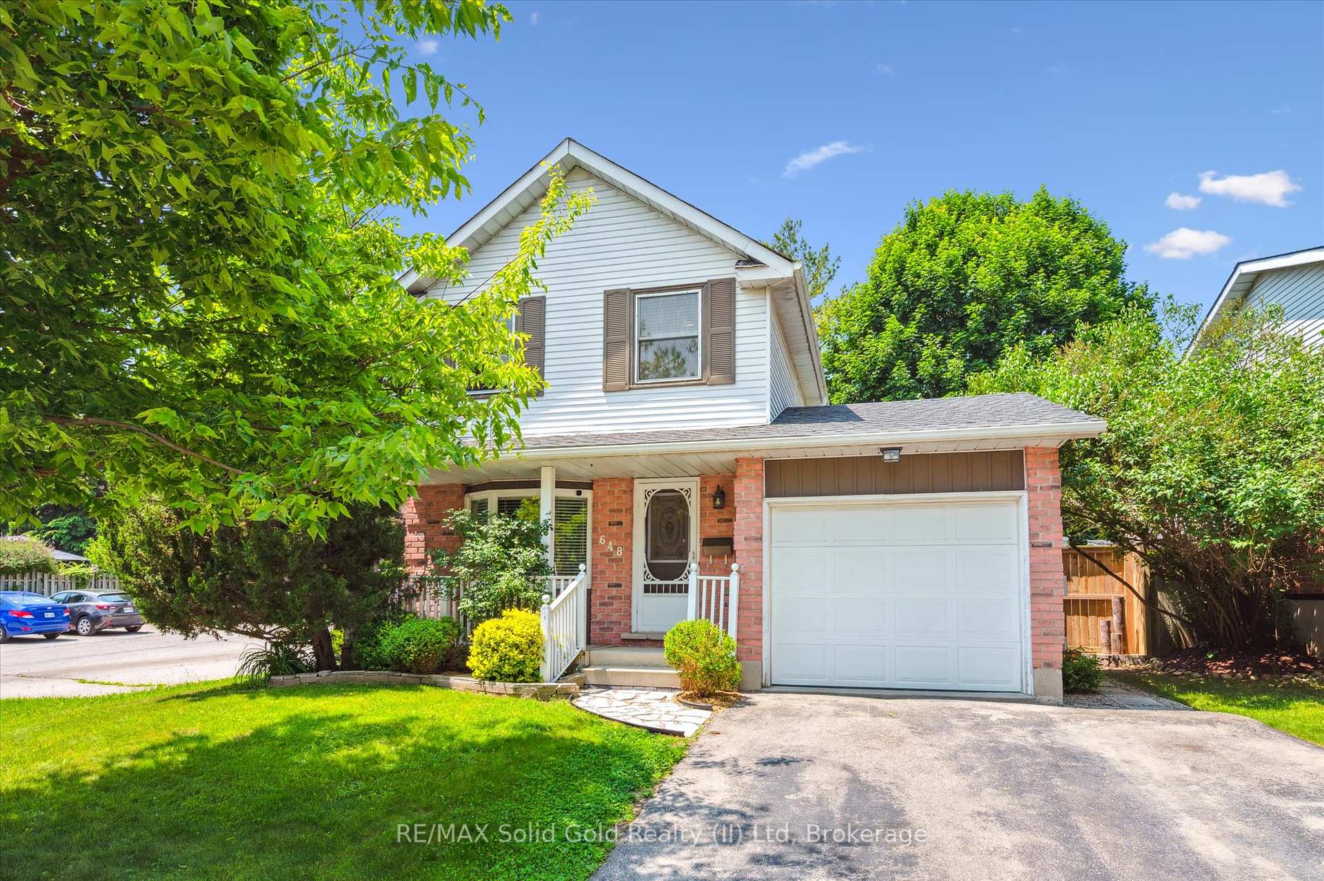 648 Hillview Road, Cambridge, ON N3H 5H3