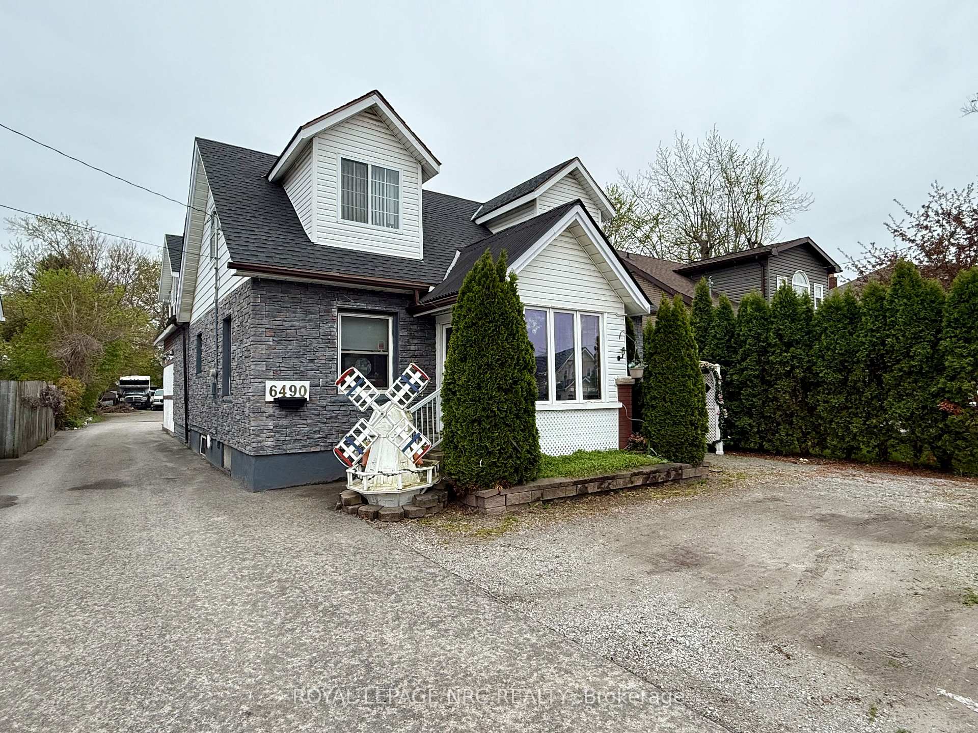 6490 Thorold Stone Road, Niagara Falls, ON L2J 1B3