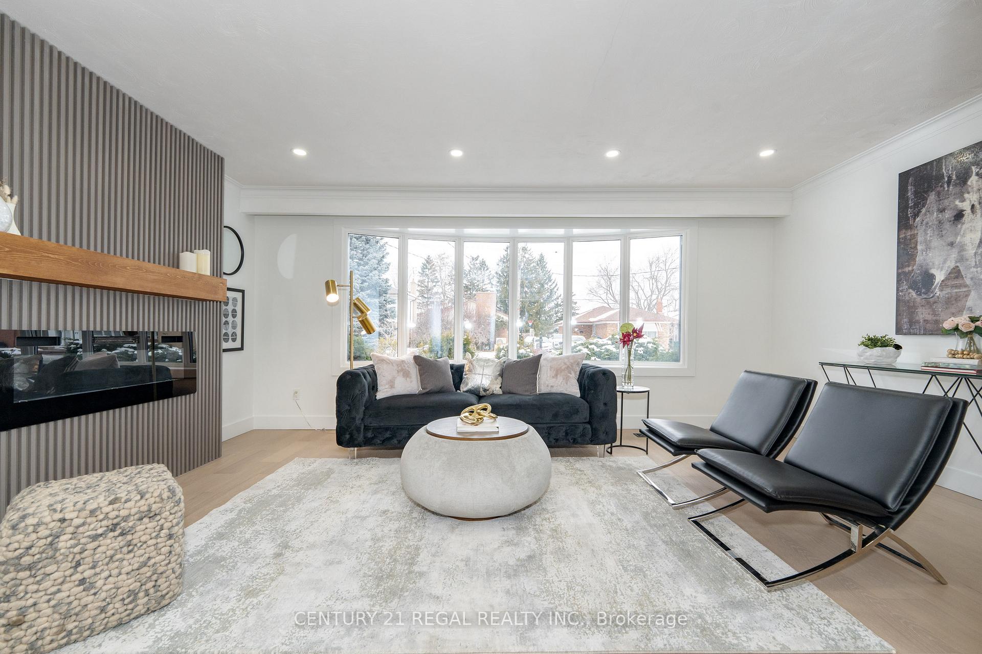 65 Mooregate Avenue, Toronto, ON M1K 3V9