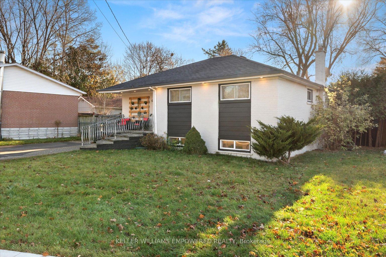 65 Murray Drive, Aurora, ON L4G 2C2