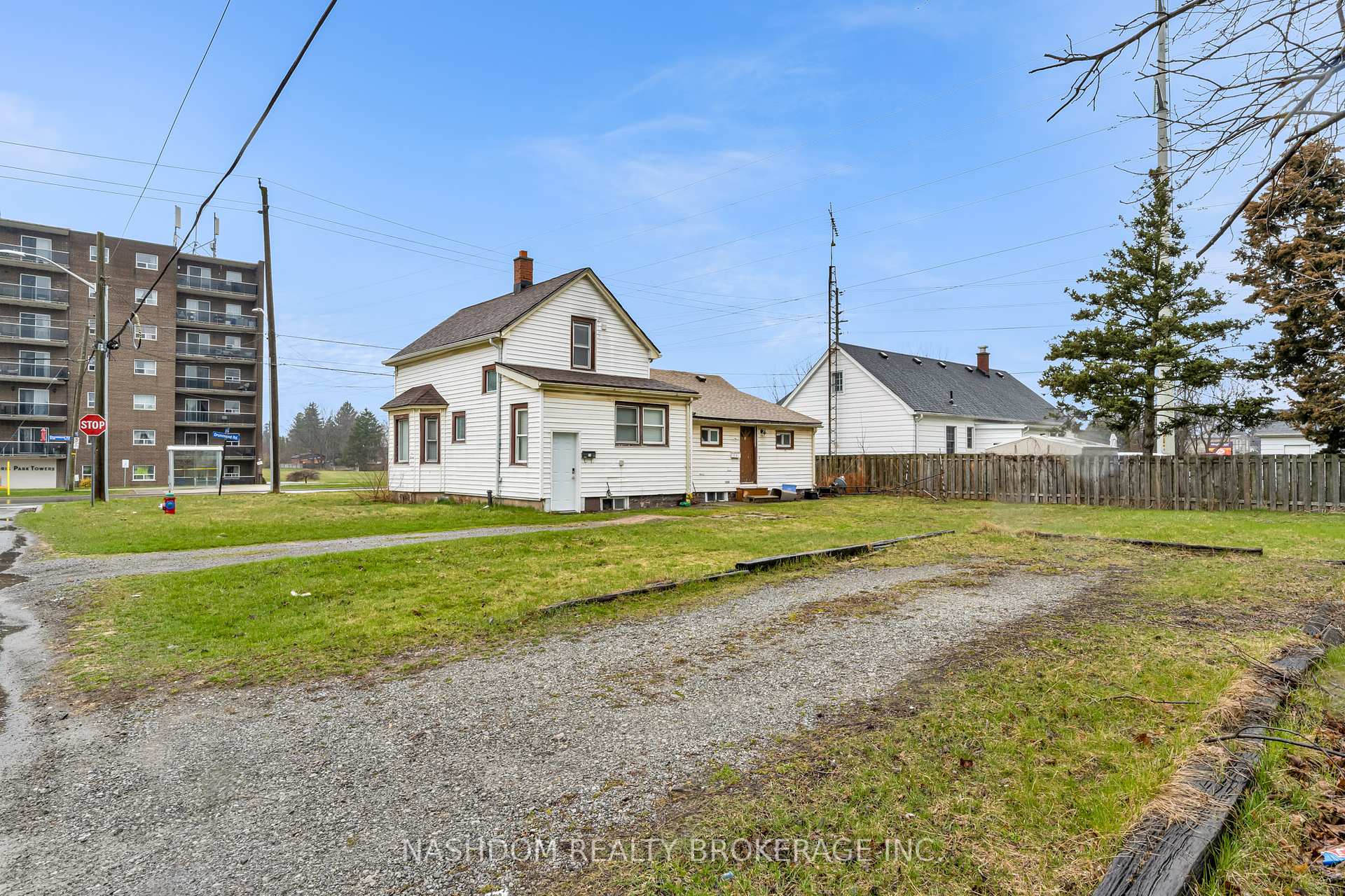6510 Drummond Road, Niagara Falls, ON L2G 4N3