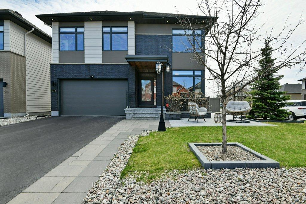 652 Bridleglen Crescent, Kanata, ON K2M 0H2