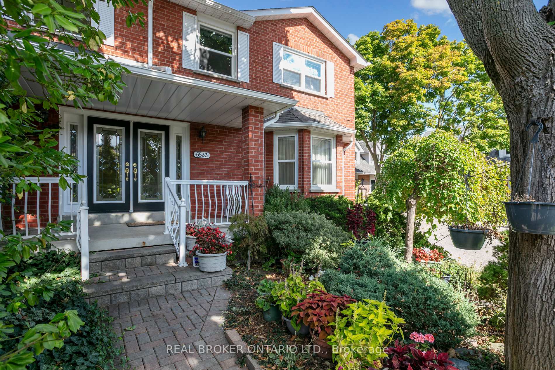 6533 Mockingbird Lane, Mississauga, ON L5N 5K7