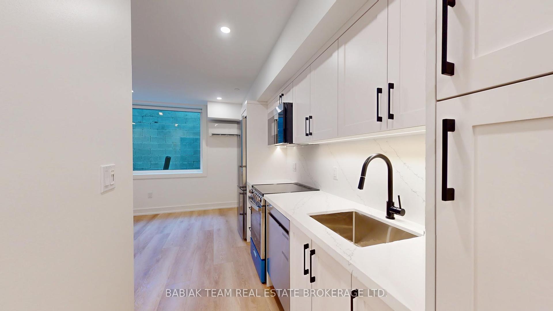 302 - 656 Annette Street, Toronto, ON M6S 2C6