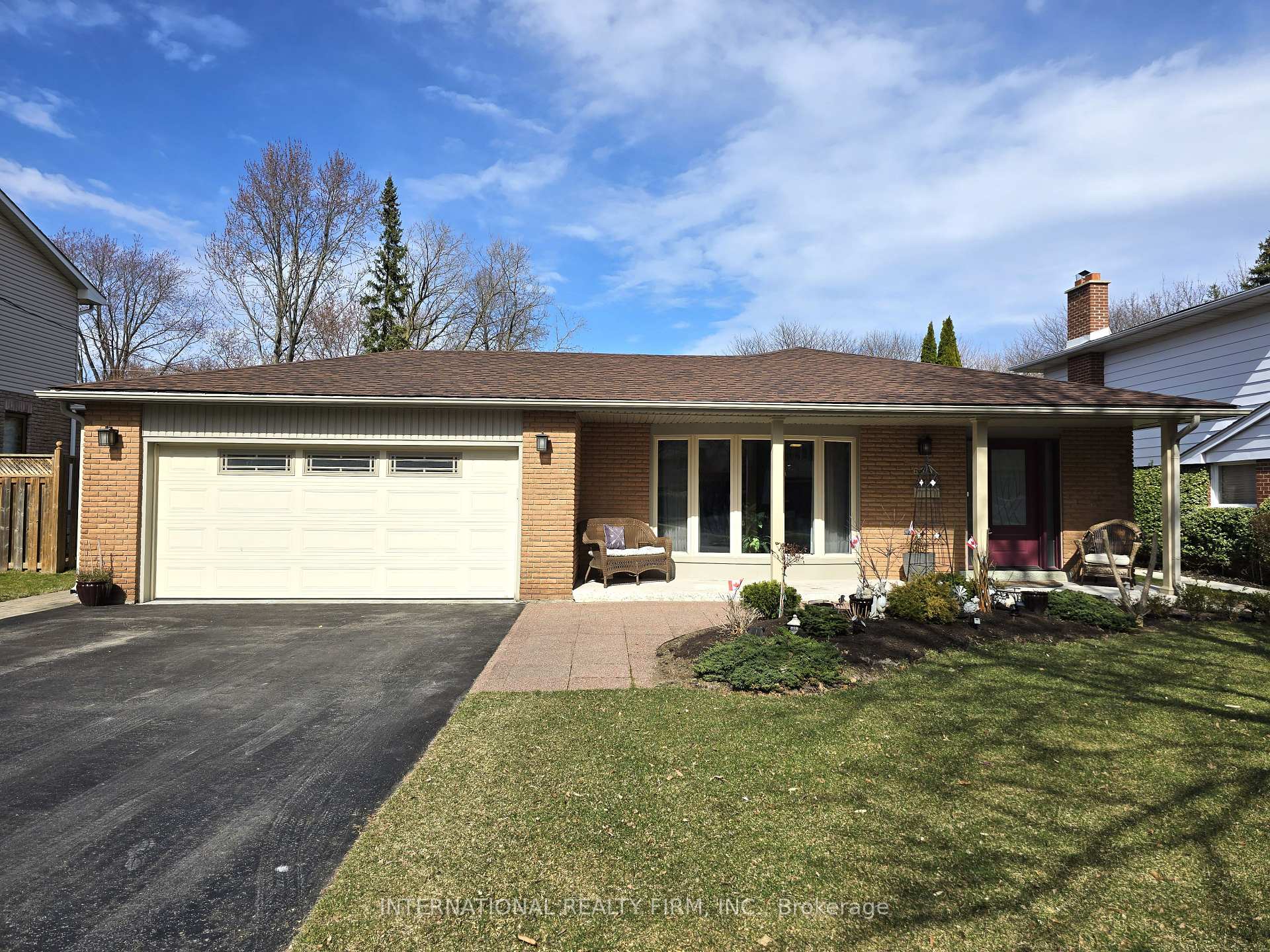 659 Cherrywood Drive, Burlington, ON L7T 3W9
