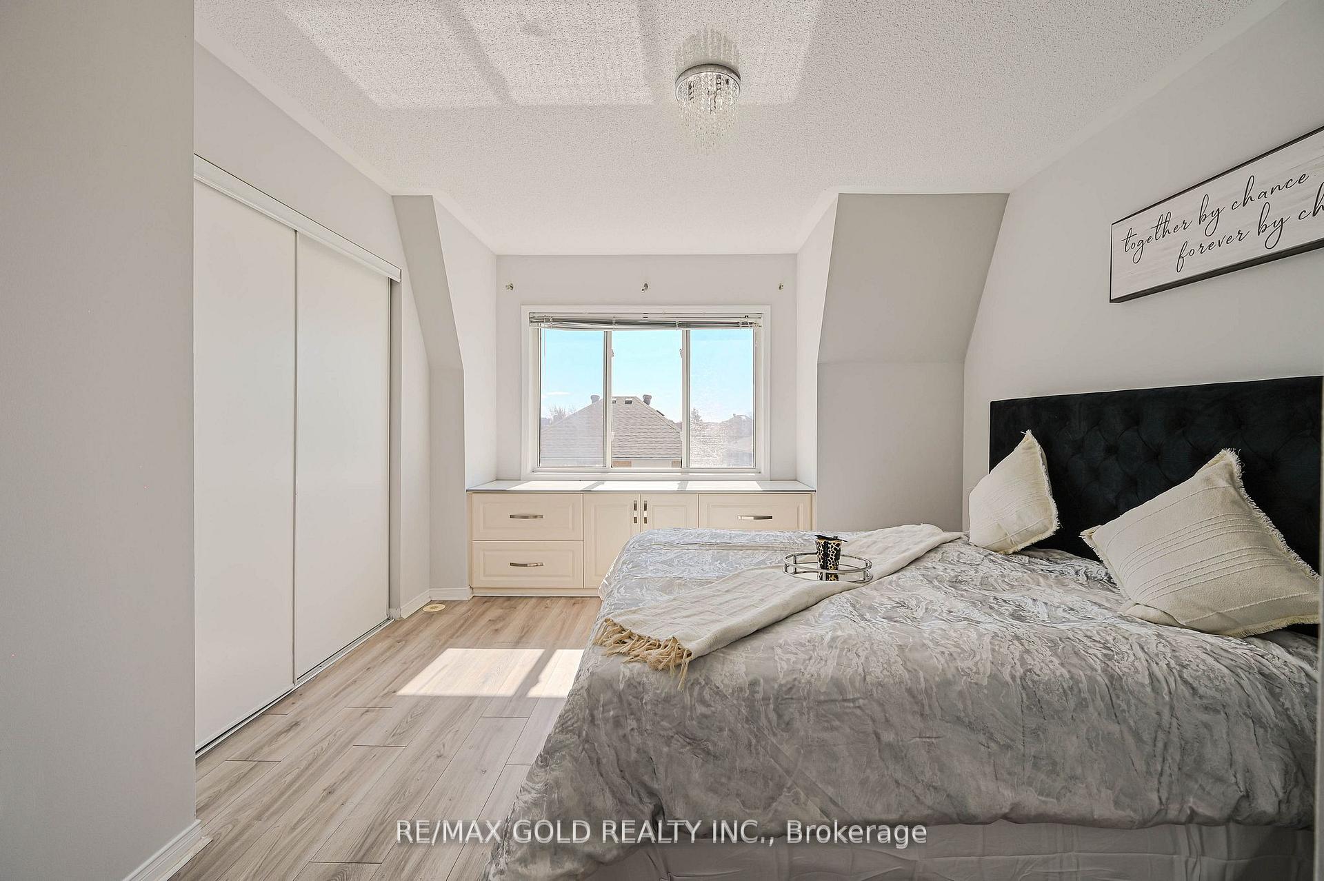 66 - 50 Strathaven Drive, Mississauga, ON L5R 4E7