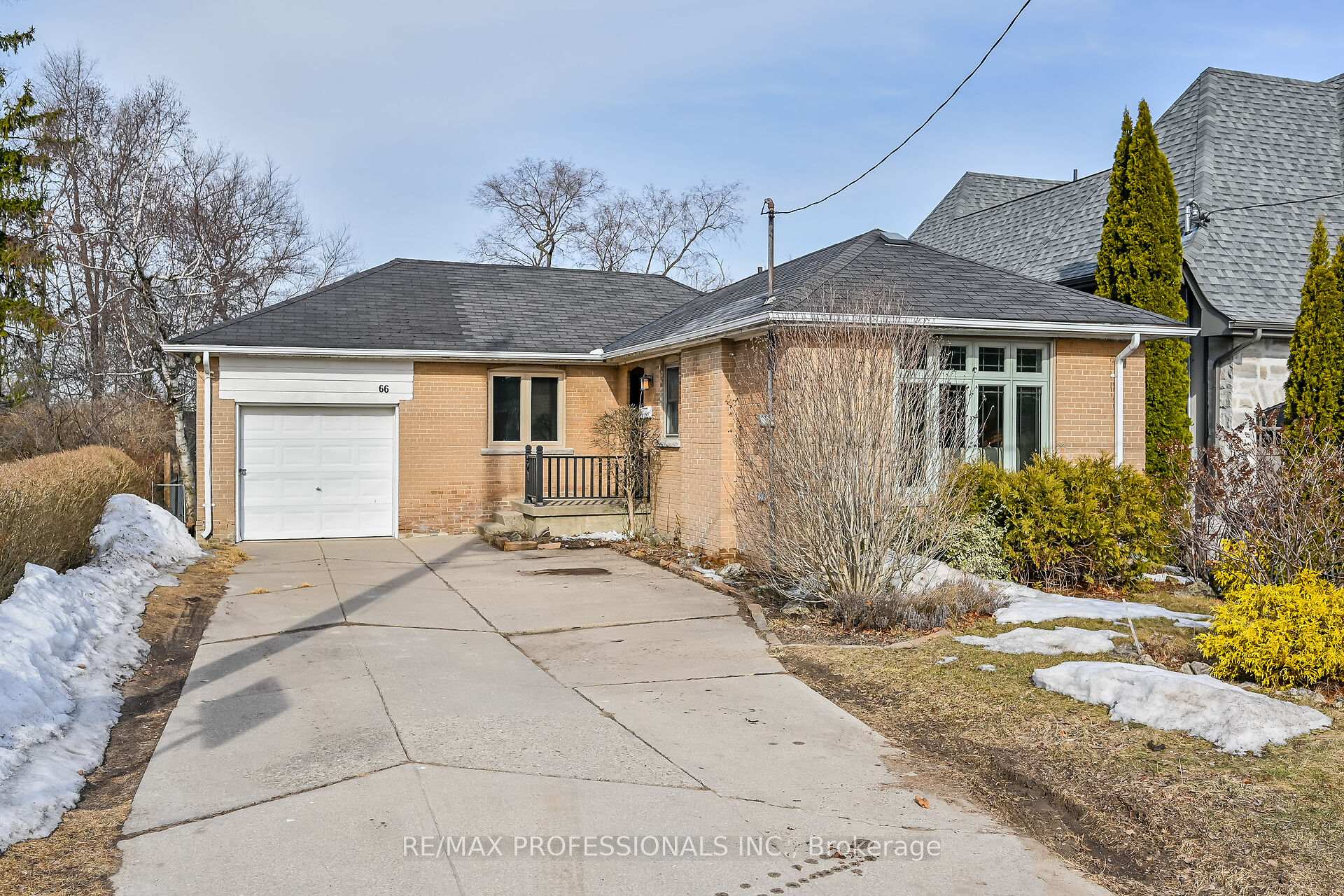 66 Clonmore Drive, Toronto, ON M1N 1X8