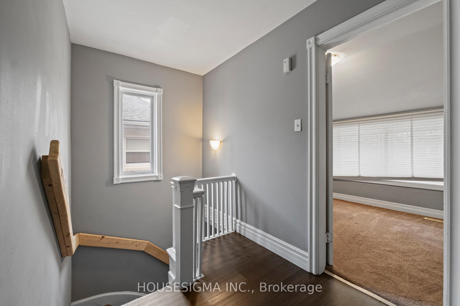 LOWER - 66 Grand Avenue, London South, ON N6C 1L7