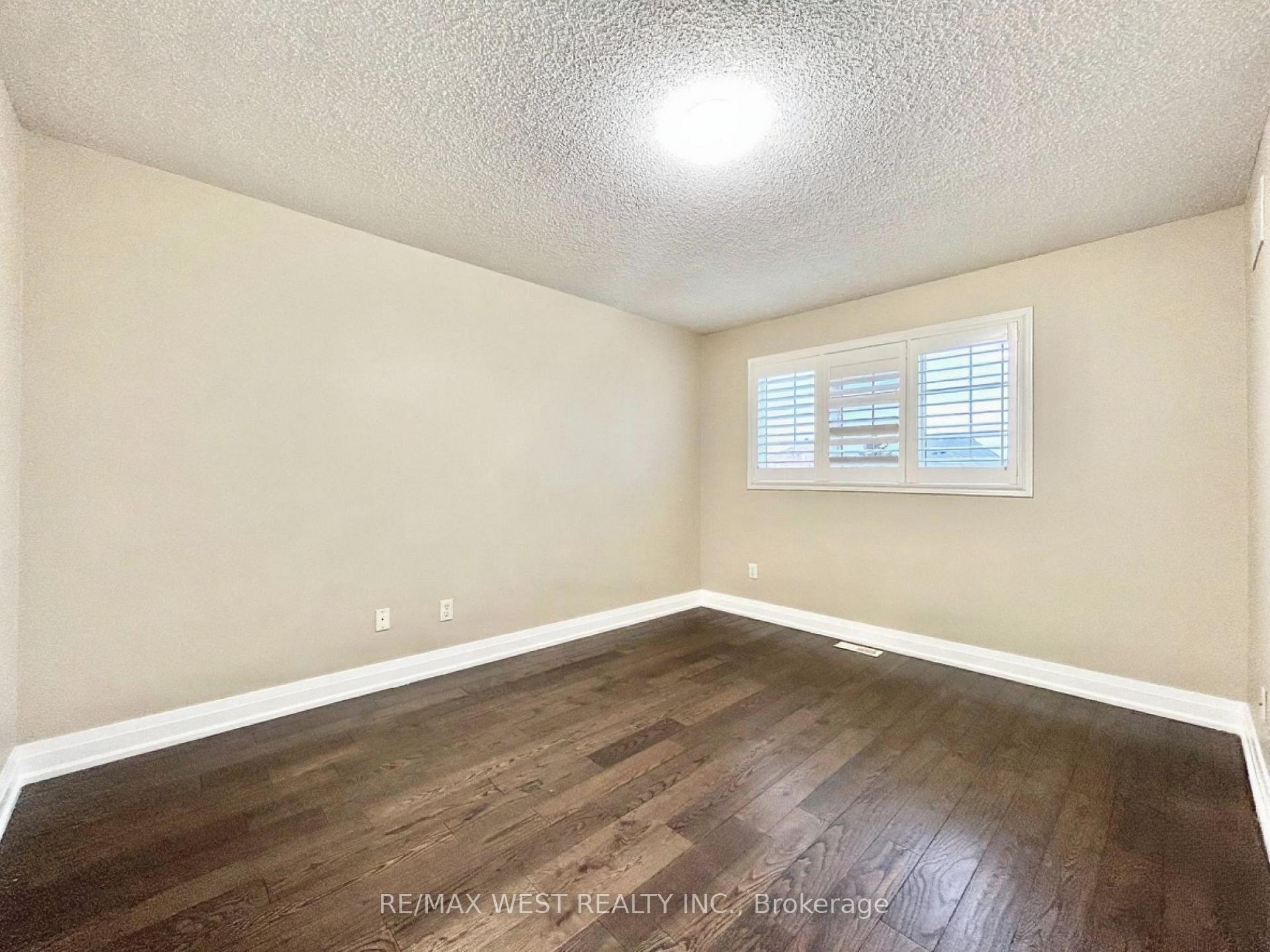 66 Manley Lane, Milton, ON L9T 5N8