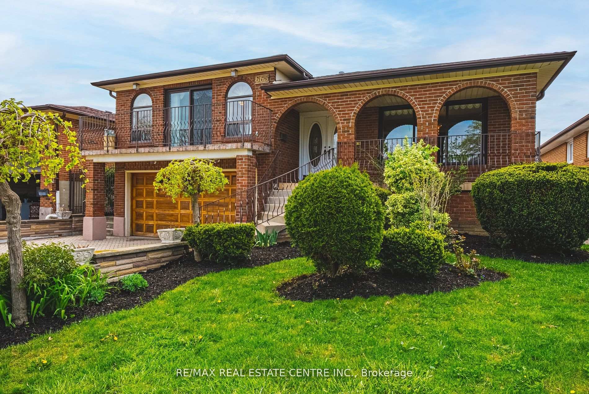 665 Woodbridge Avenue, Vaughan, ON L4L 2T9
