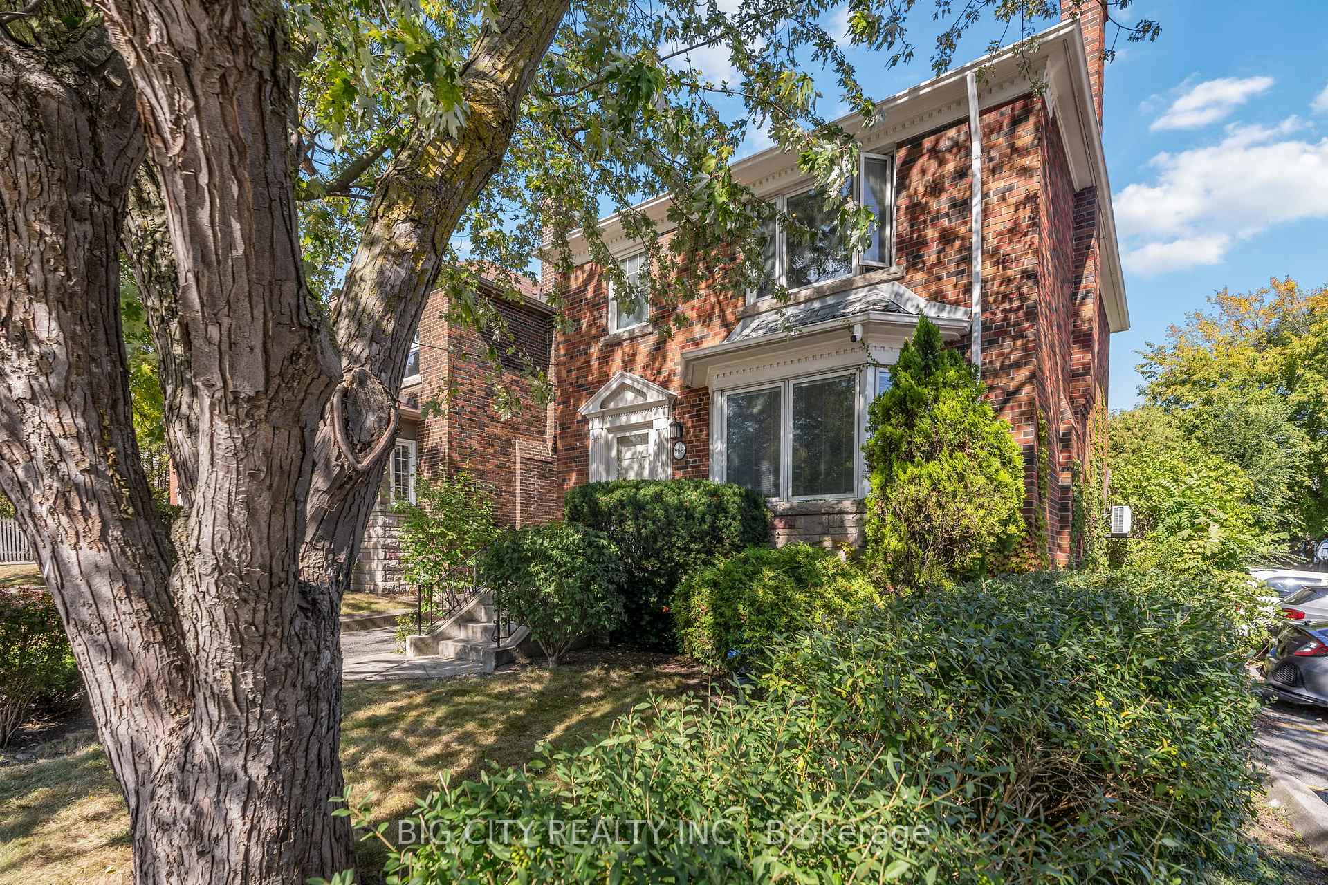 668 Eglinton Avenue E, Toronto, ON M4G 2K4