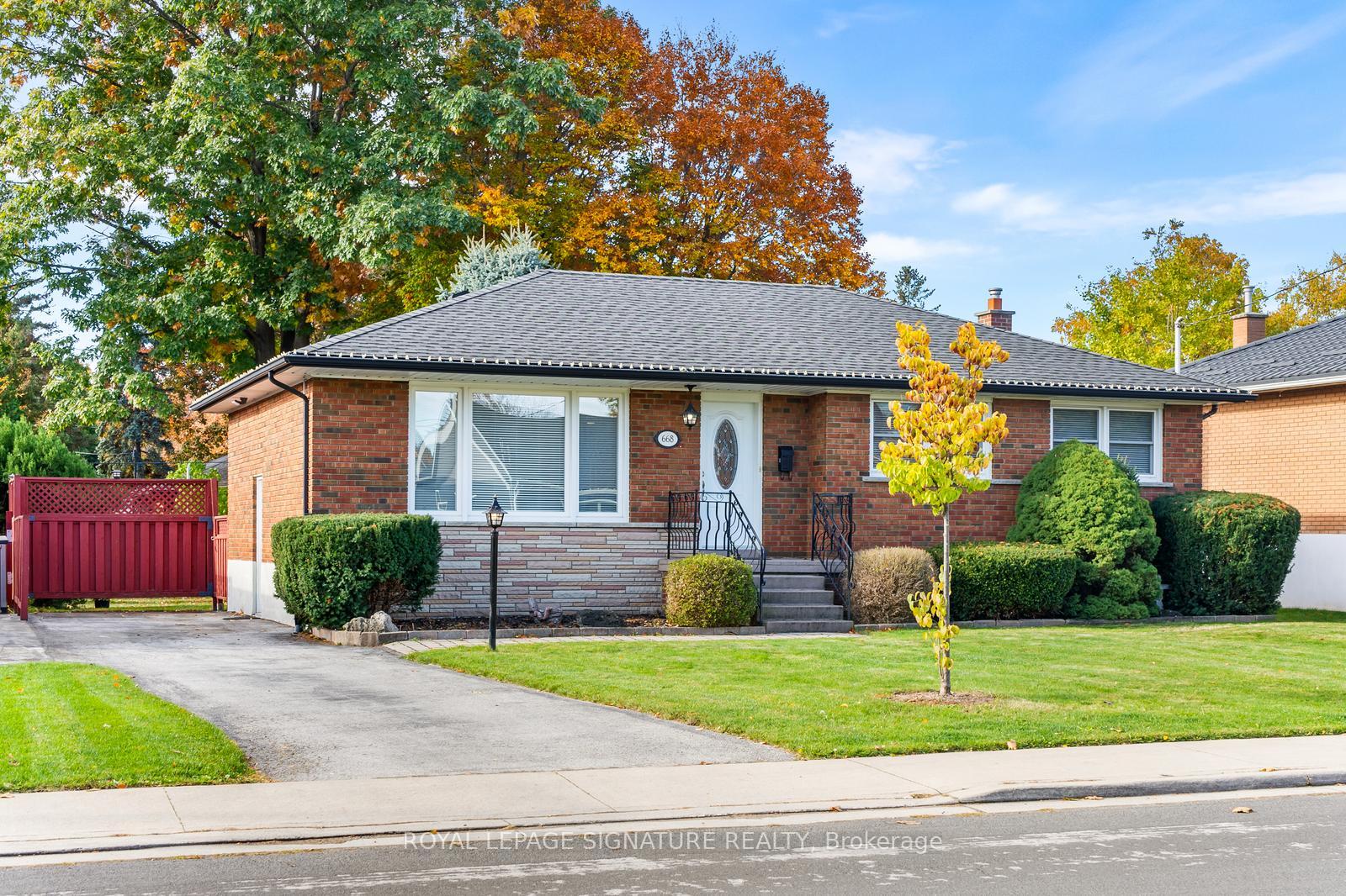 668 Peele Boulevard, Burlington, ON L7R 3B9