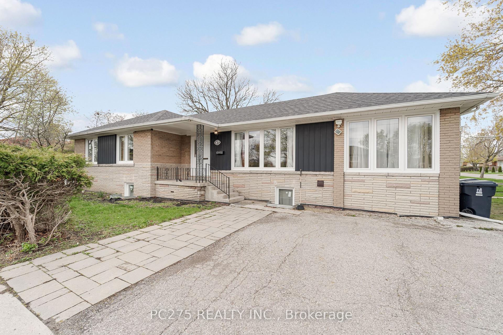 67 Acton Avenue, Toronto, ON M3H 4H2