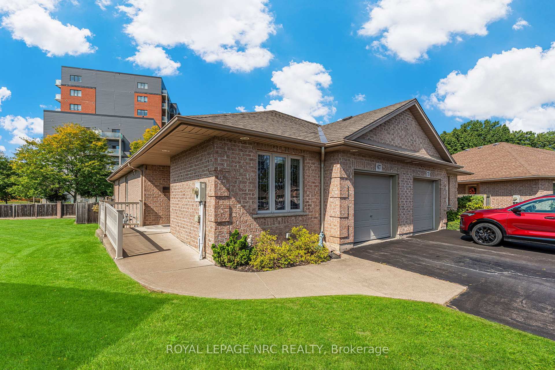 67 Bridgewater Court, Welland, ON L3C 7M6