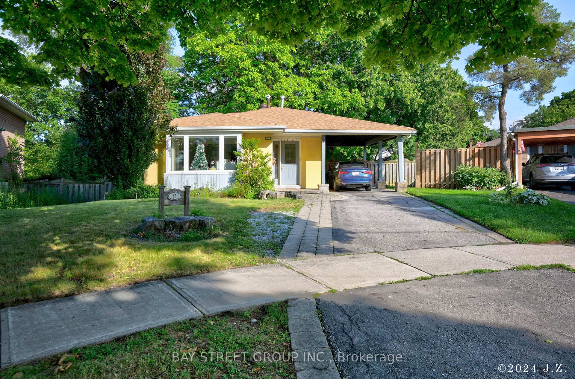 67 Grove Park Crescent, Toronto, ON M2J 2C7