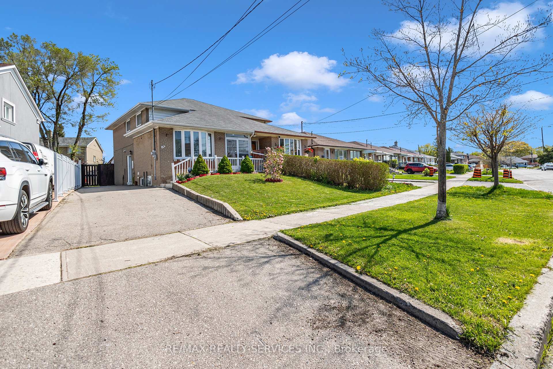 67 Northover Street, Toronto, ON M3L 1W6