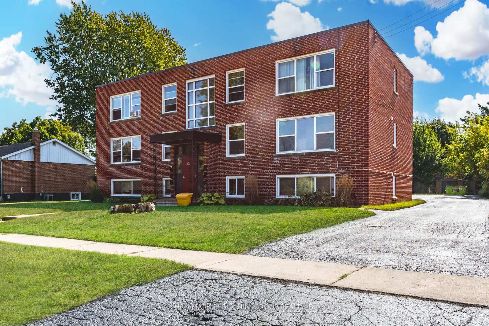 67 Strabane Avenue, Barrie, ON L4M 2A1
