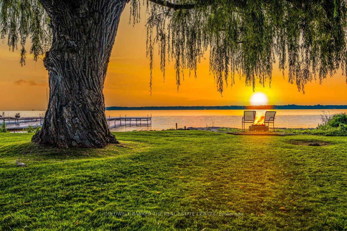 674 Duclos Point Road, Georgina, ON L0E 1N0