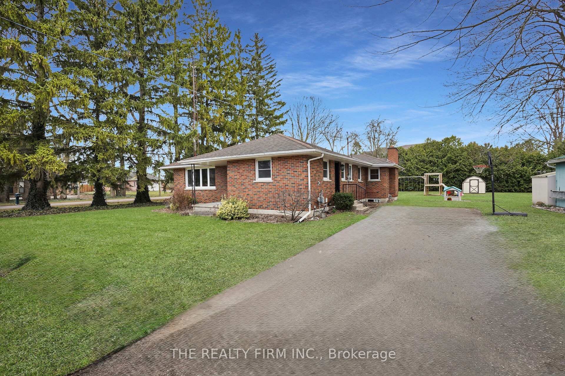 675 Regent Street, Strathroy Caradoc, ON N0L 1W0