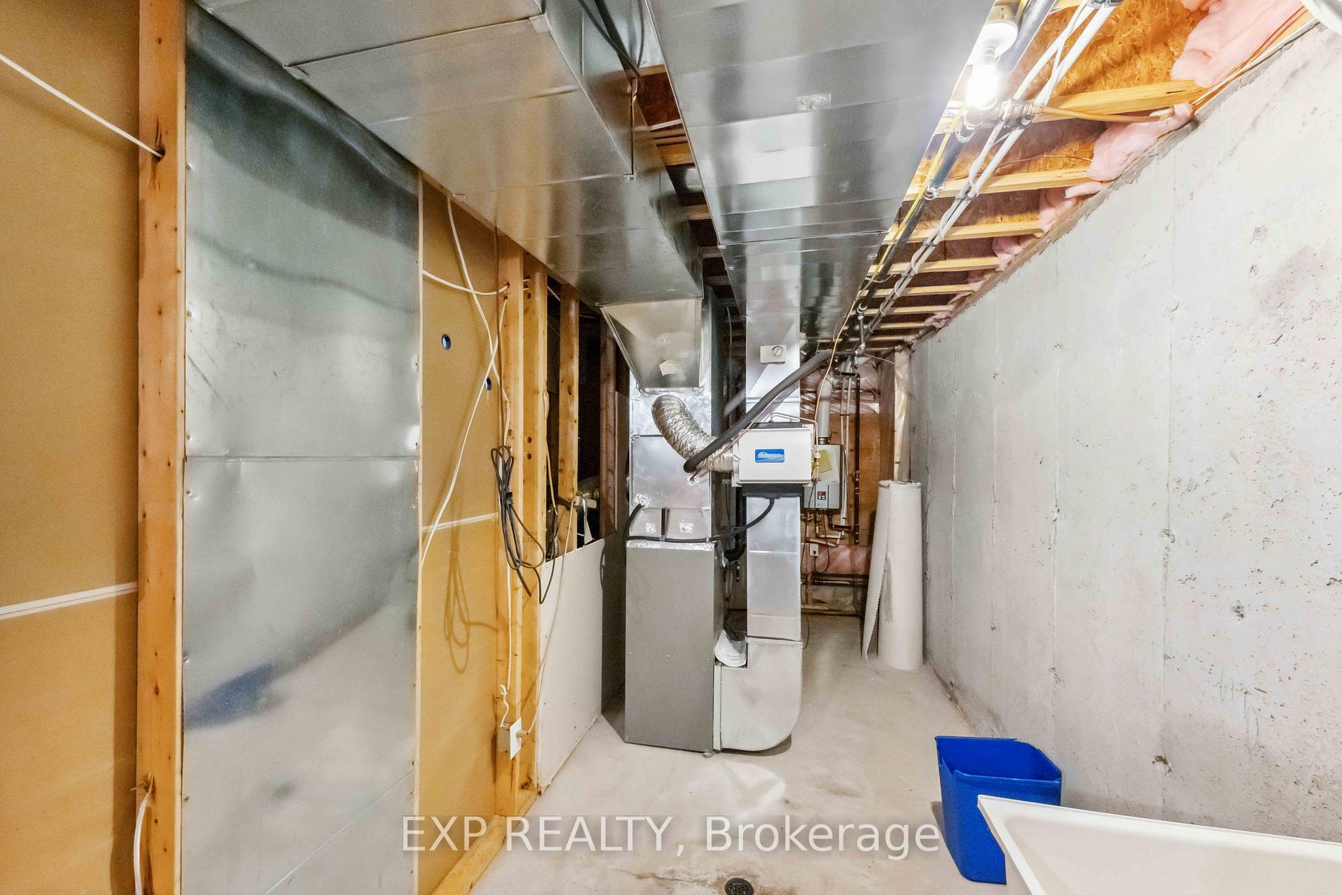 677 Bowercrest Crescent, Blossom Park - Airport and Area, ON K1V 2M2