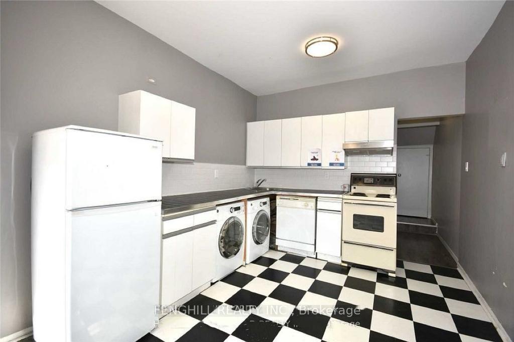 Main - 678 Bathurst Street, Toronto, ON M5S 2R3