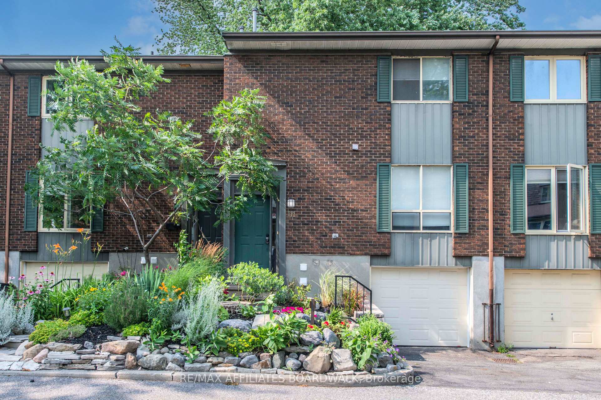 68 - 111 Beachview Private W, Billings Bridge - Riverside Park and Area, ON K1V 1M7