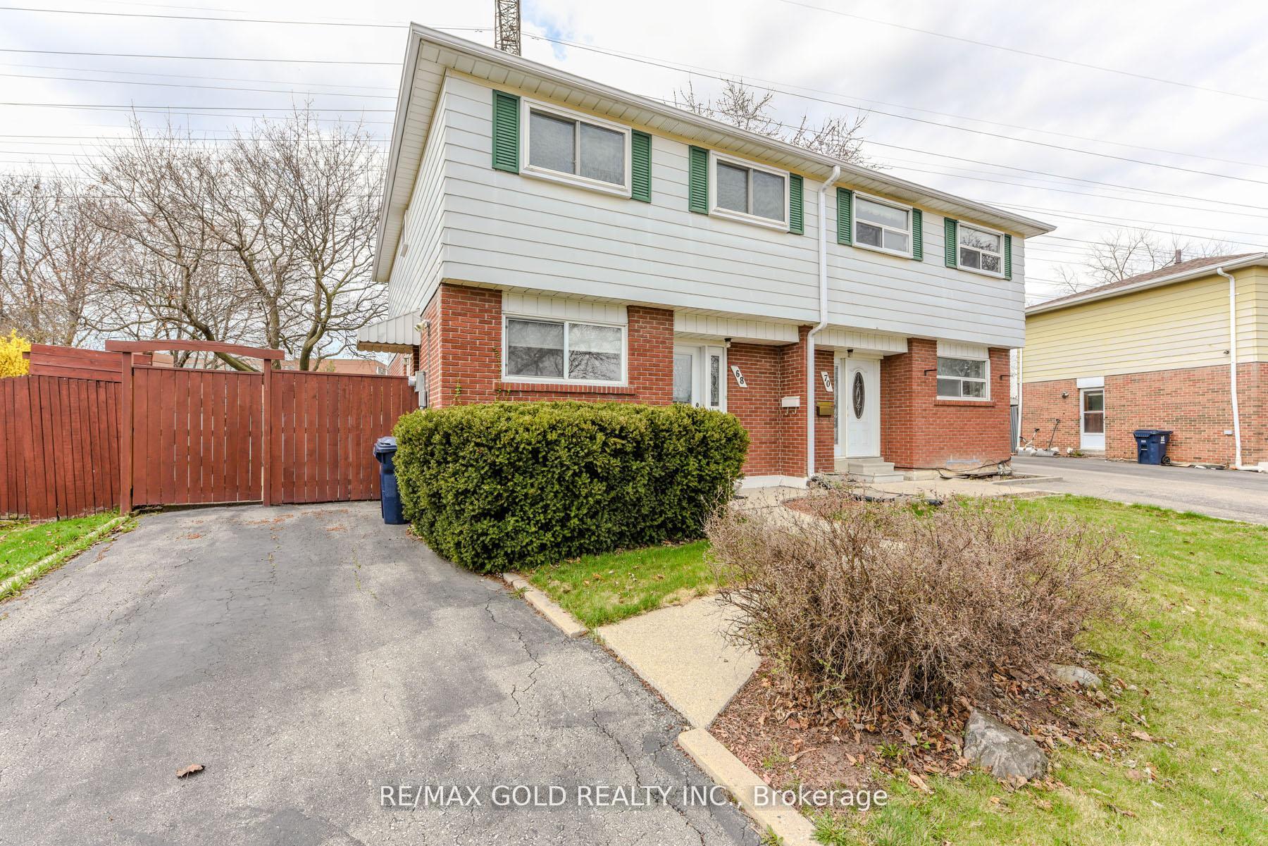 68 Lynmont Road, Toronto, ON M9V 3X2