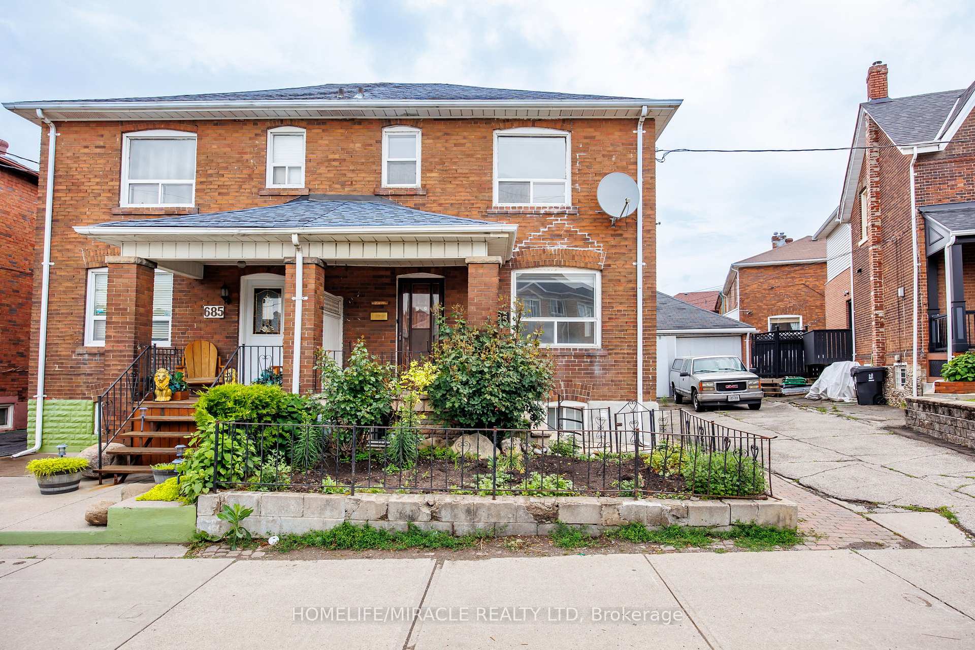 683 Old Weston Road, Toronto, ON M6N 3B6