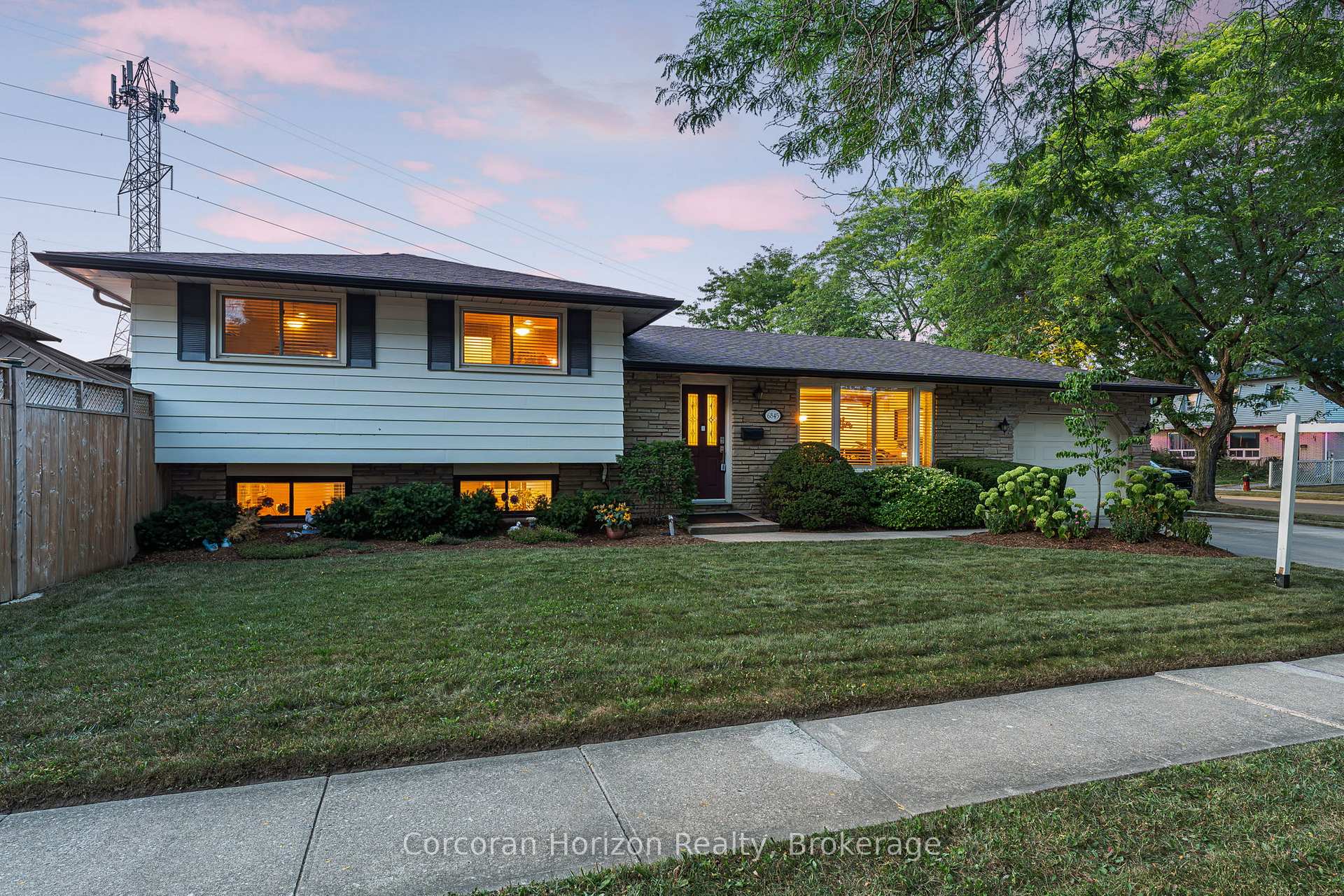 6845 Wilinger Street, Niagara Falls, ON L2J 2B5