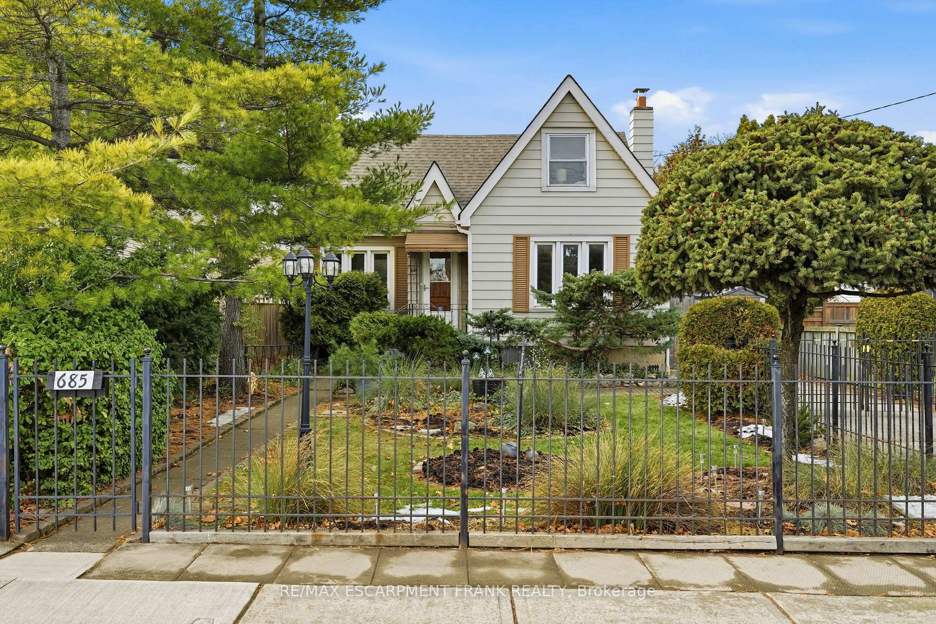 Hamilton Real Estate MLS® Listings & Houses For Sale