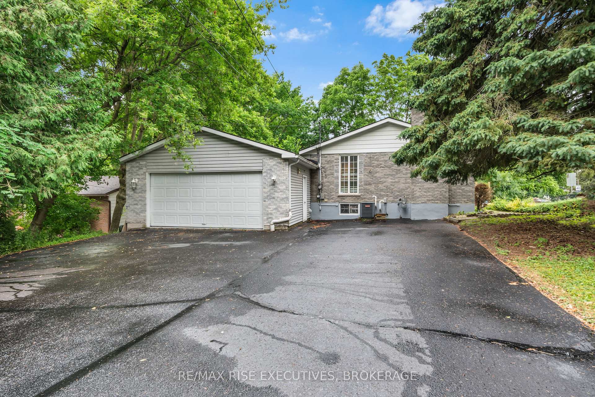 687 High Gate Park Drive, Kingston, ON K7M 5Z7