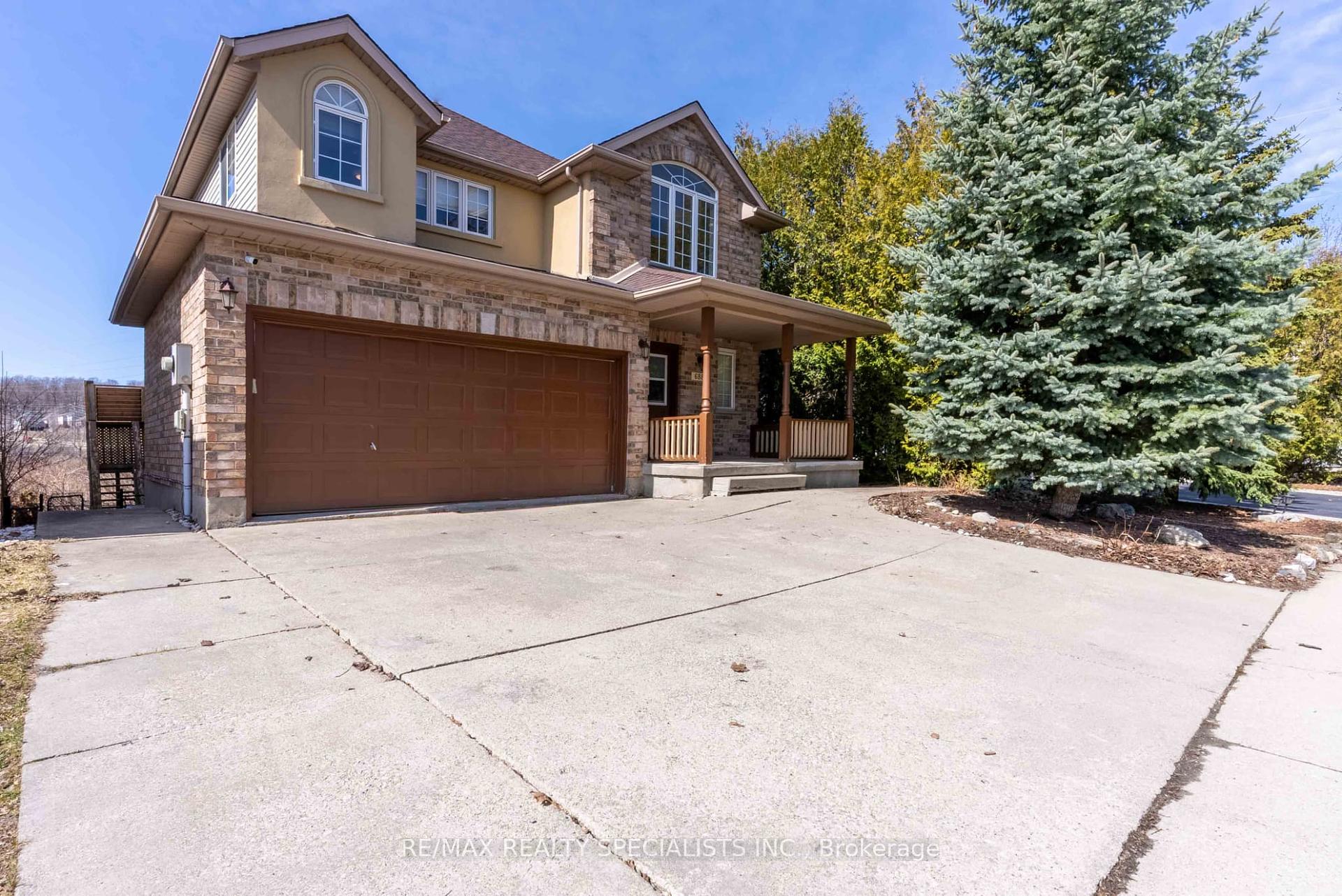 688 Brandenburg Boulevard, Waterloo, ON N2T 2V4