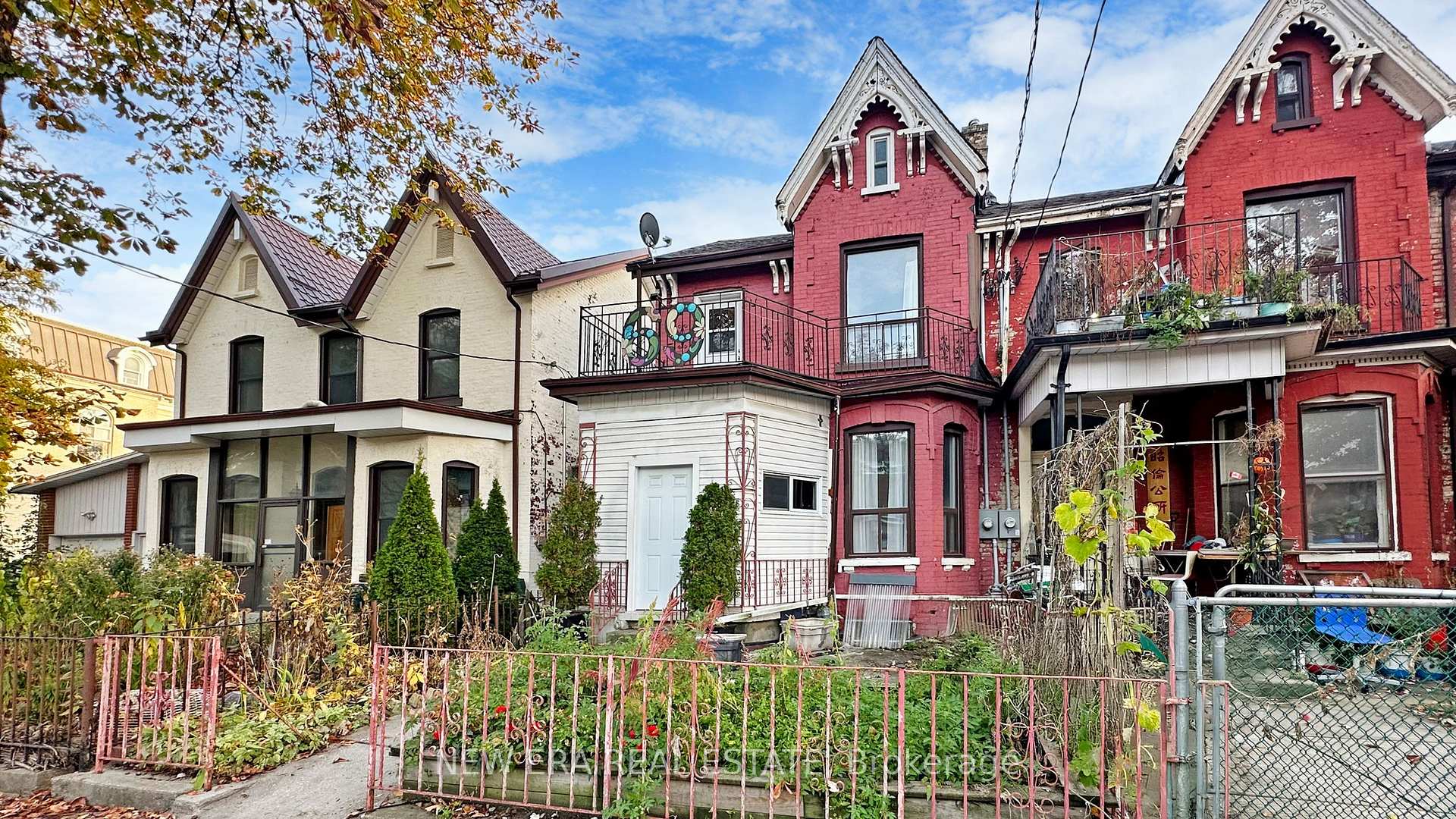 69 D'arcy Street, Toronto, ON M5T 1J9